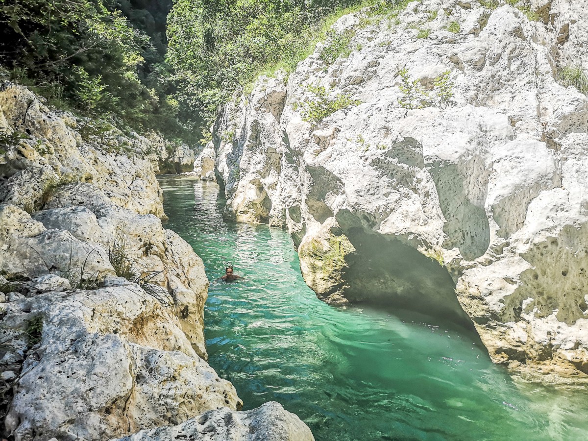 Perfect day in Acheron River - We wander the world
